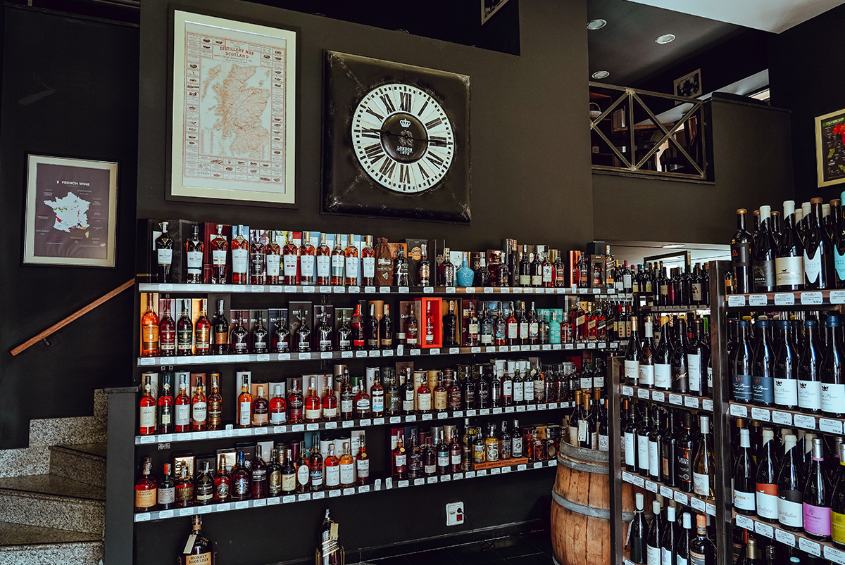 Място за ценителите на виното в София: Wine & Co - GoGuide.bg