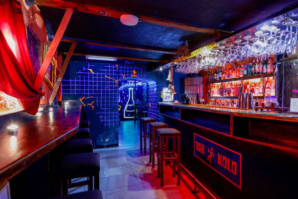 City Walk: Night out in Sofia - седем перфектни бар и парти локации ...