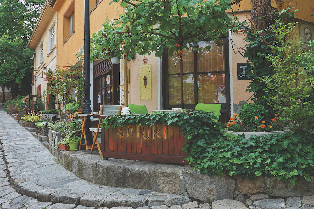 City Walk: баровете, ресторантите и магазините на Пловдив - GoGuide.bg